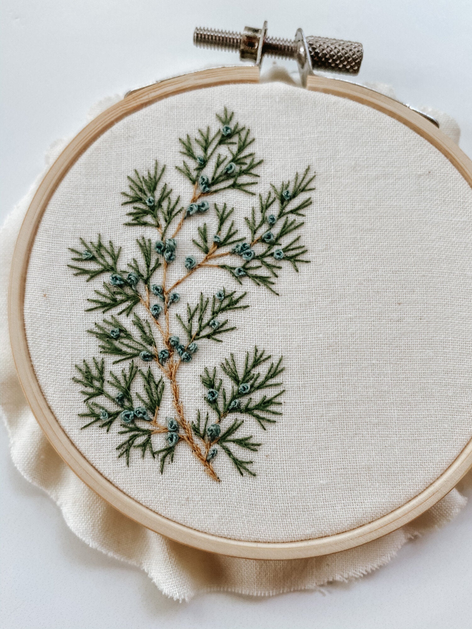 Juniper embroidery kit – The Stitcher's Muse Needleart